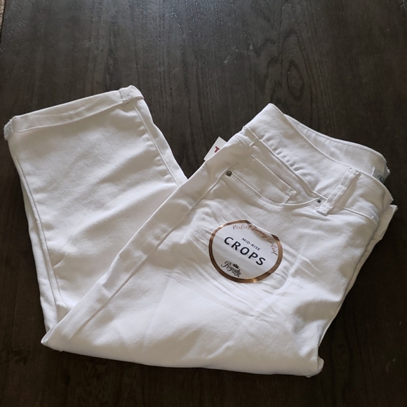 Royalty For Me | Jeans | New Royalty Midrise Tummyblnmcrop Capri Pants ...